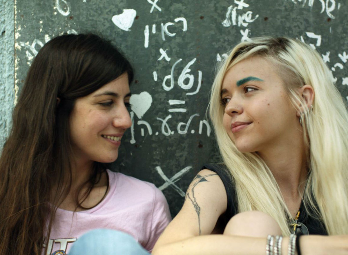 TÊTU | "Petite amie" : l'alchimie du premier amour adolescent