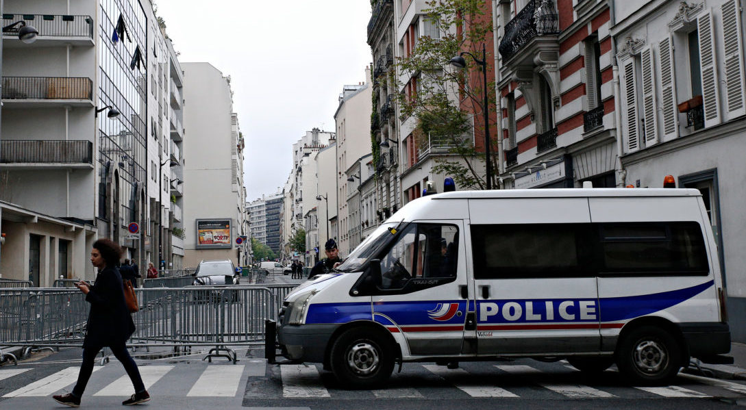 Agression homophobe : deux hommes tabassés à Paris après s'être embrassés - têtu·