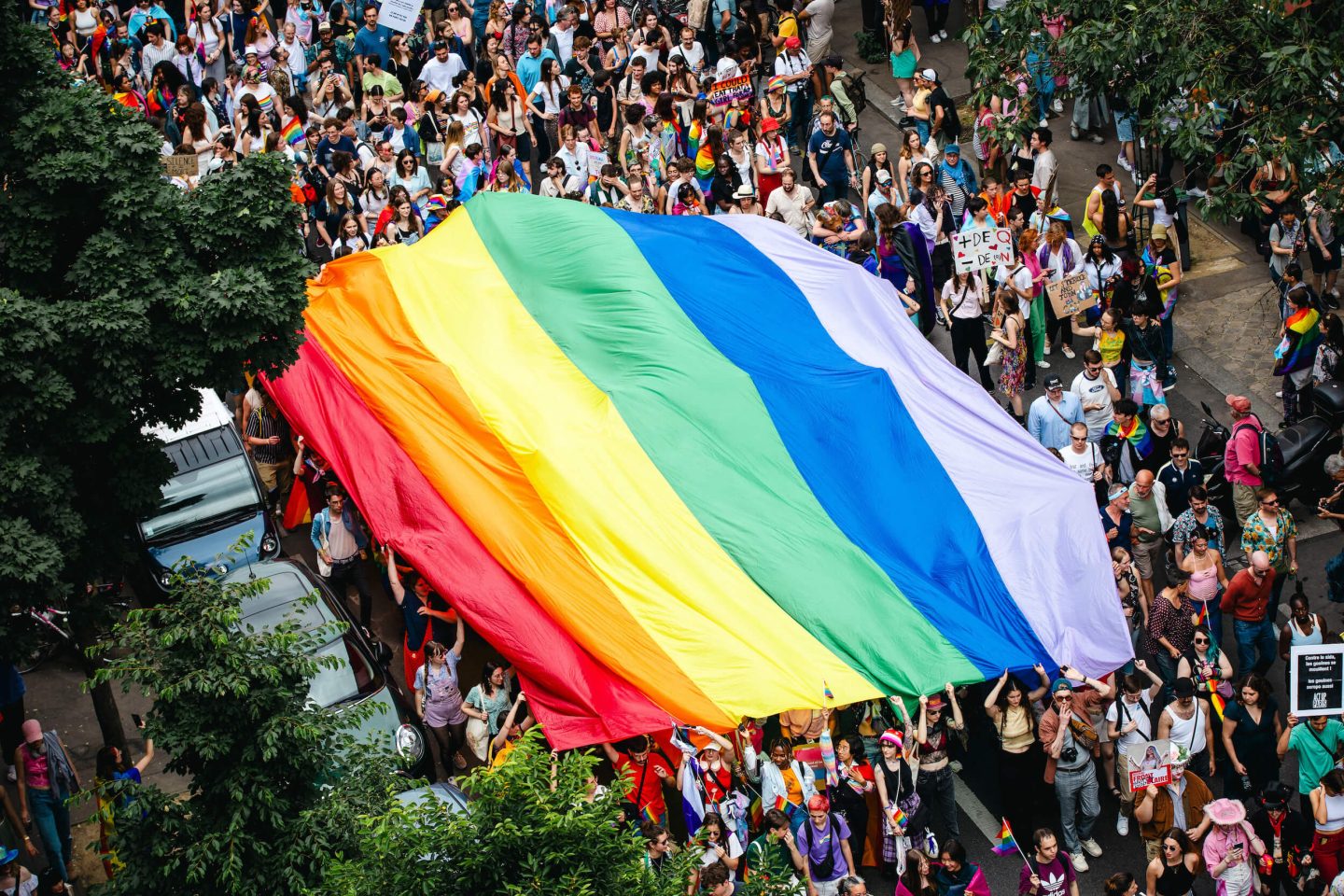 Pride : le calendrier 2024 des marches LGBT+ ville par ville